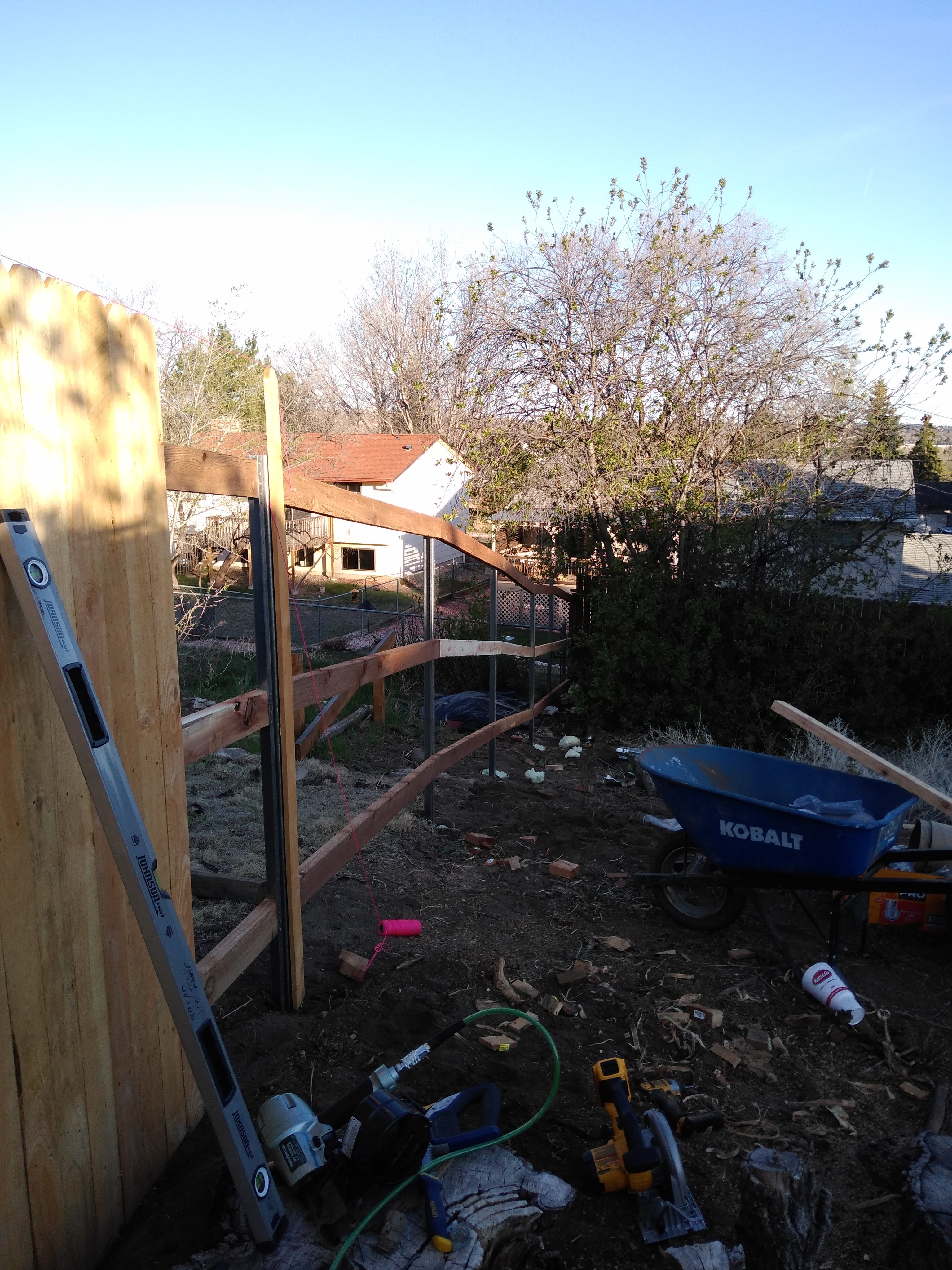 Vertical Fence – Broad Spectrum Maintenance